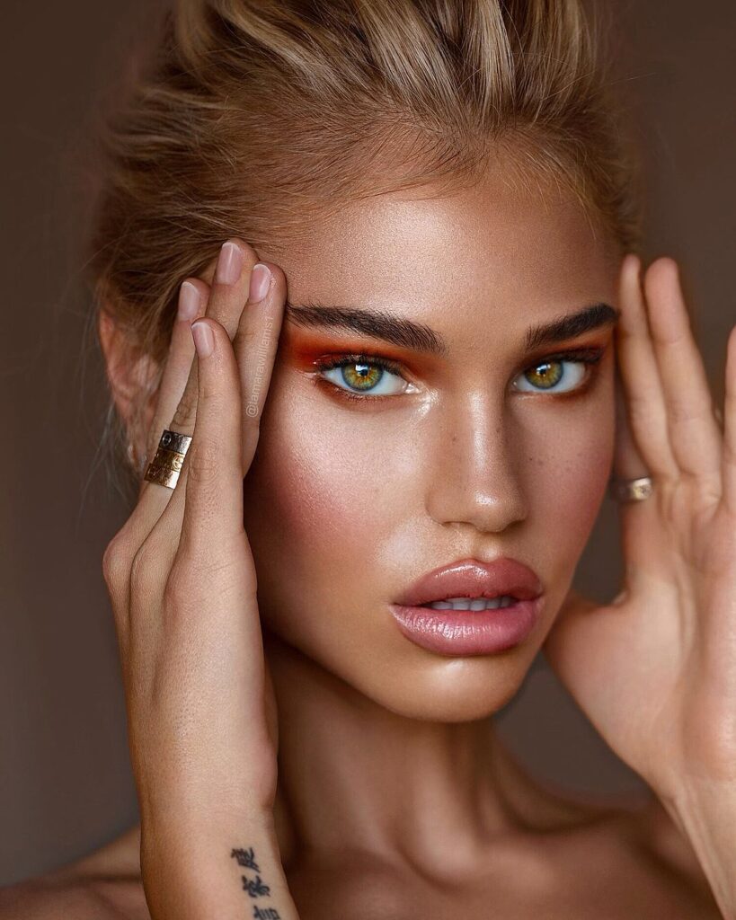 We Love Her Dresses... How To Dress Like Meredith Mickelson - We Select ...